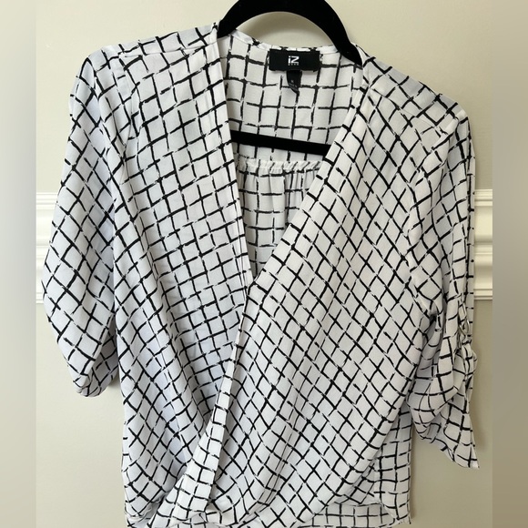 Iz Byer | Tops | Black And White Crossover Blouse | Poshmark